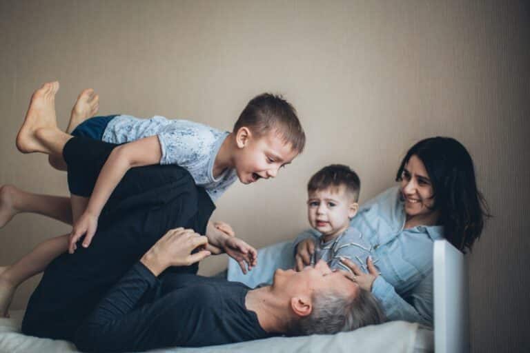 4 Ways to Keep Kids Entertained During the Hectic Holidays - IPEMA ...